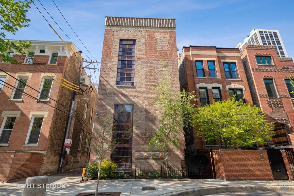 160 W Burton Place #CH Chicago, IL 60610 | MLS# 10382069 | @properties